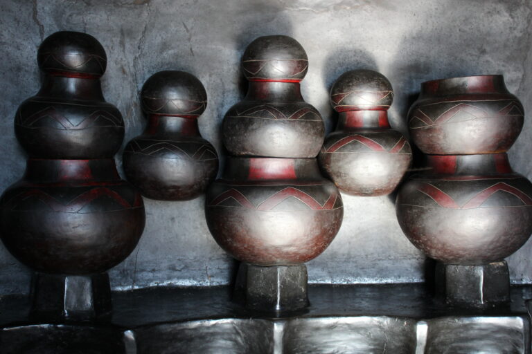 Hari| Zimbabwe’s traditional pottery - ZimbOriginal